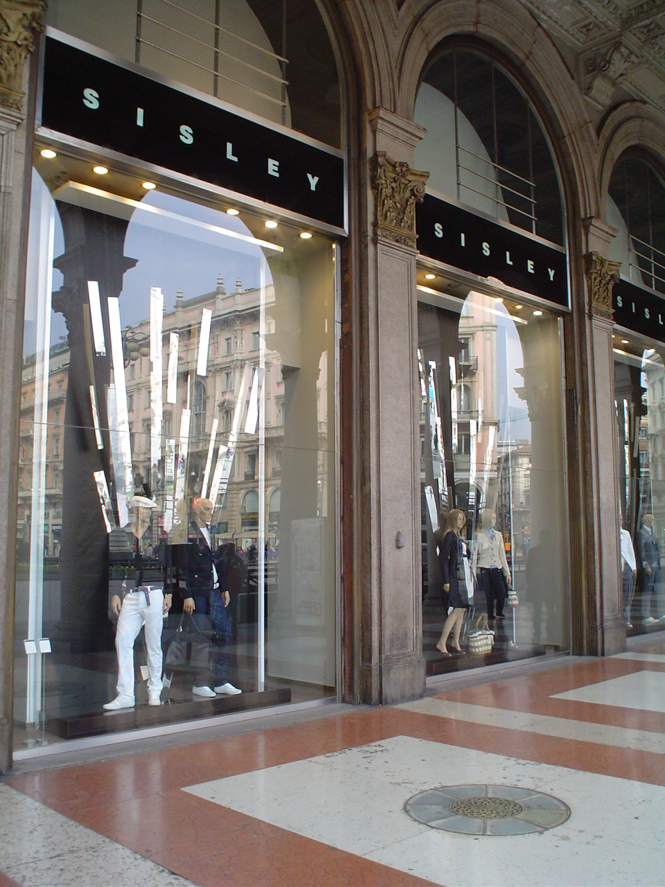 Sisley Windows Display Mirrors - New Crazy Colors