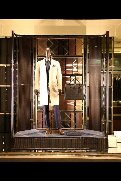 Canali Amazing windows display